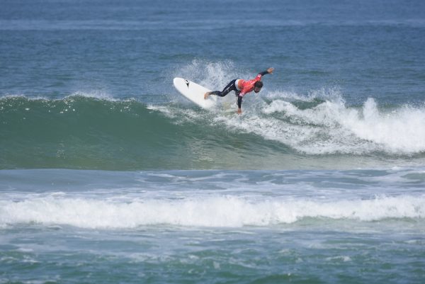 Seignosse surf school surfing maneuvers and figures and tricks